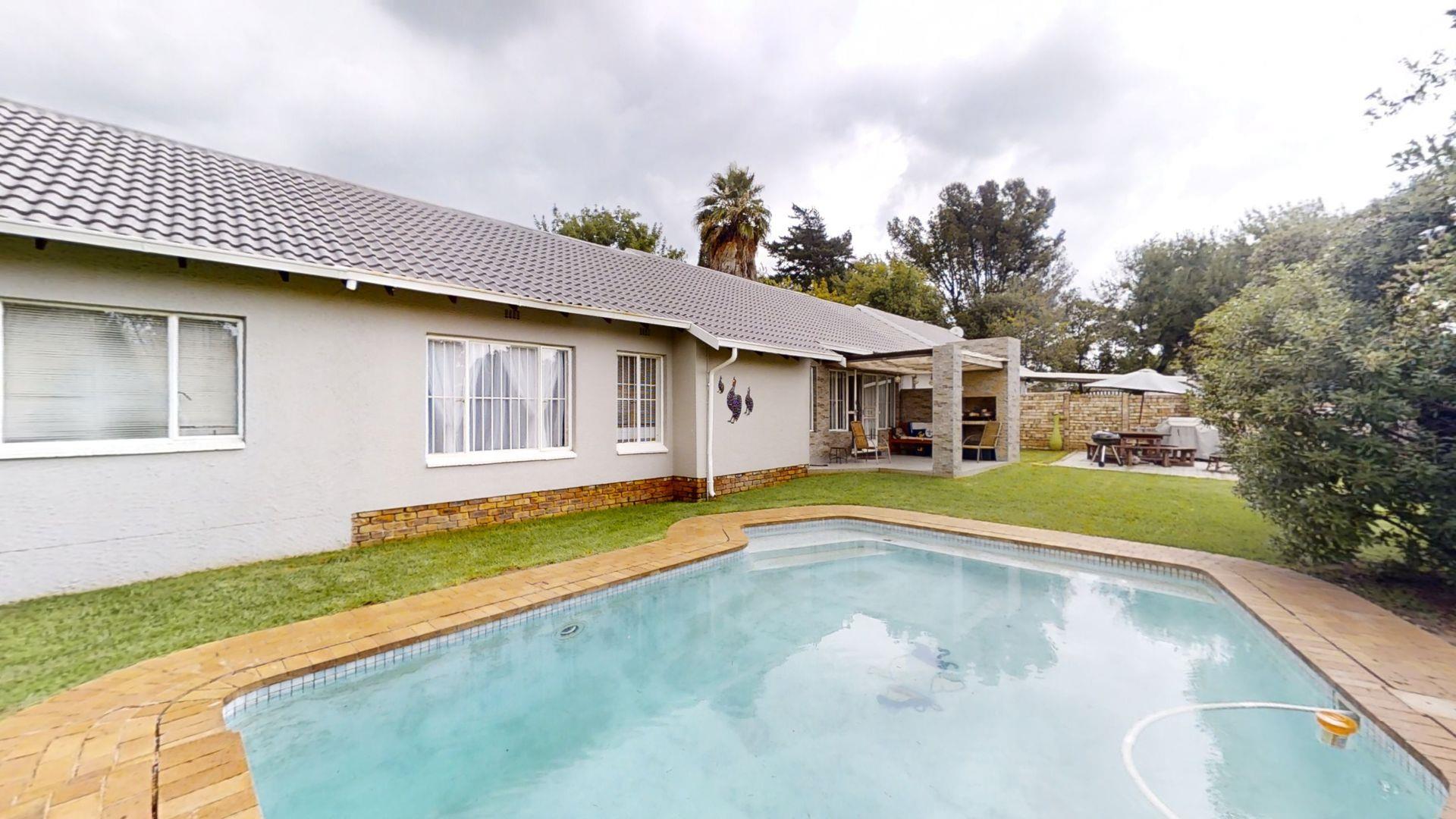 5 Bedroom House for sale in Impala Park - P24-113883475