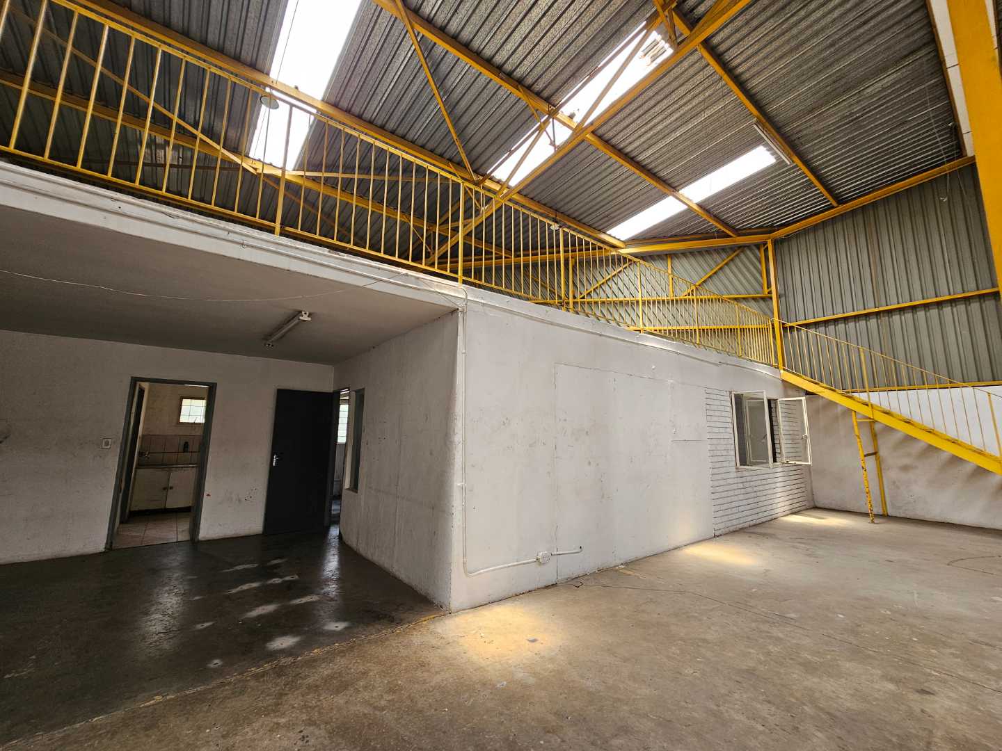 Industrial property to rent in Kya Sands - 23 Staal St - P24-116805550