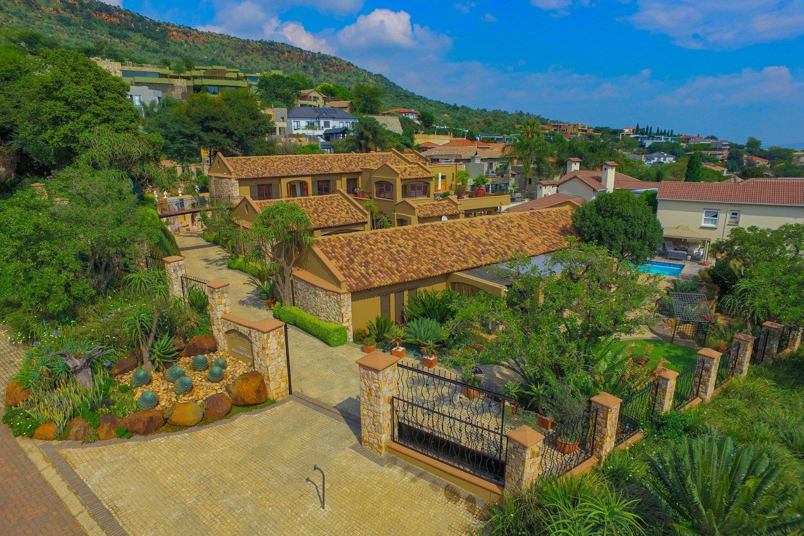 6 Bedroom House for sale in Featherbrooke Estate - 1007 Robins Nest ...