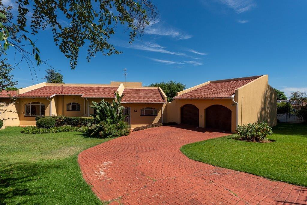 4 Bedroom House for sale in Glenvista - P24-113965539