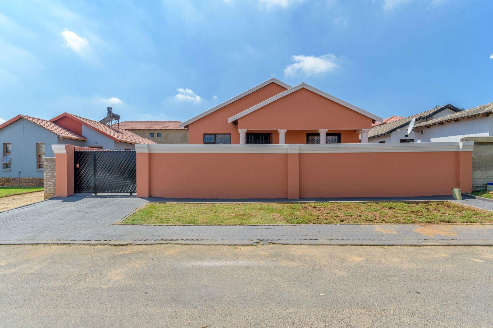 Birch Acres Property : Houses for sale in Birch Acres : Property24.com