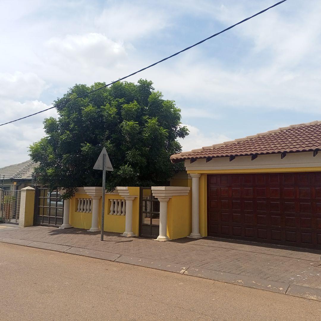 Mahube Valley Property : Property and houses to rent in Mahube Valley ...