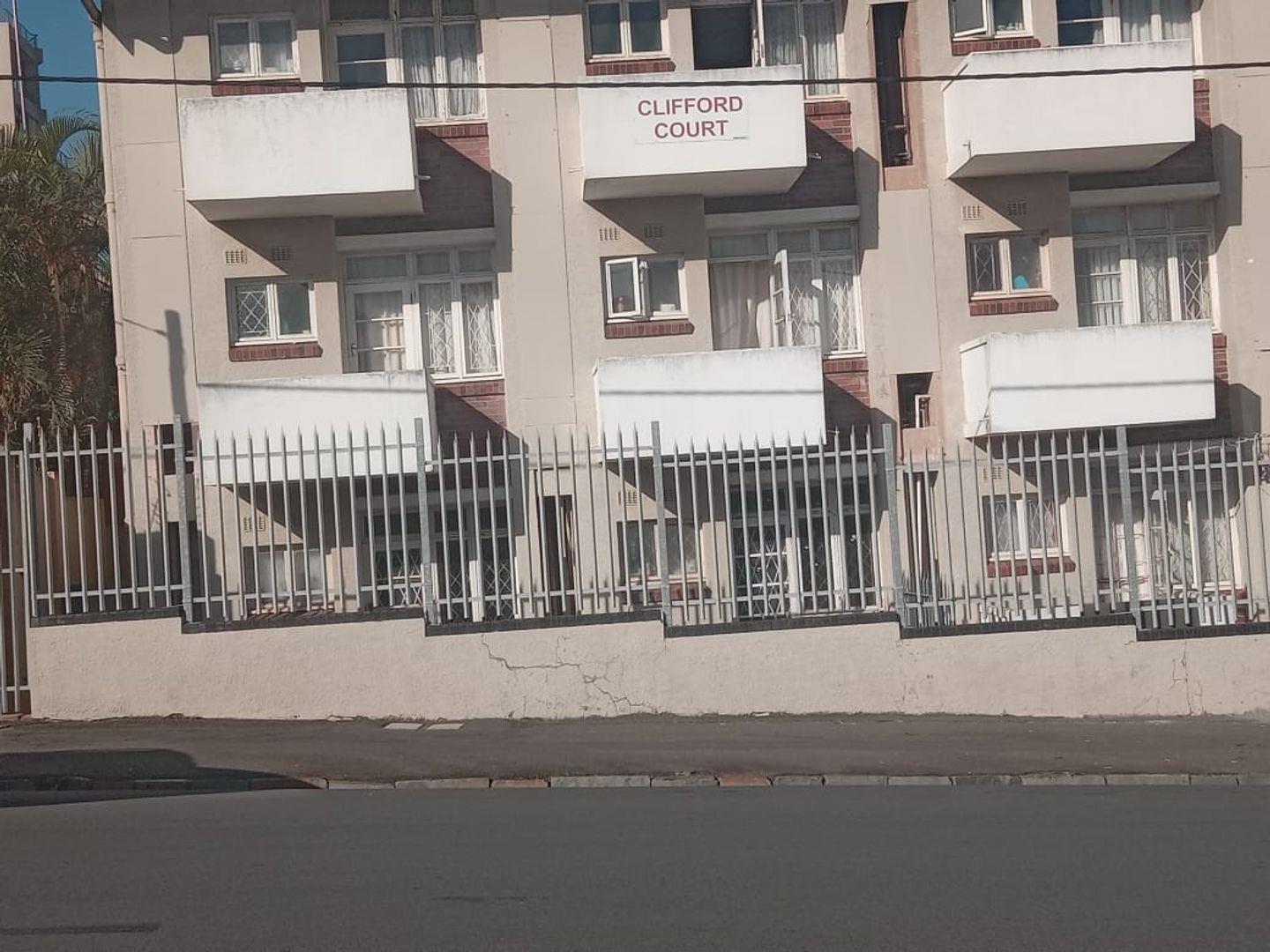 2 Bedroom Apartment / flat for sale in Quigney - P24-114090622