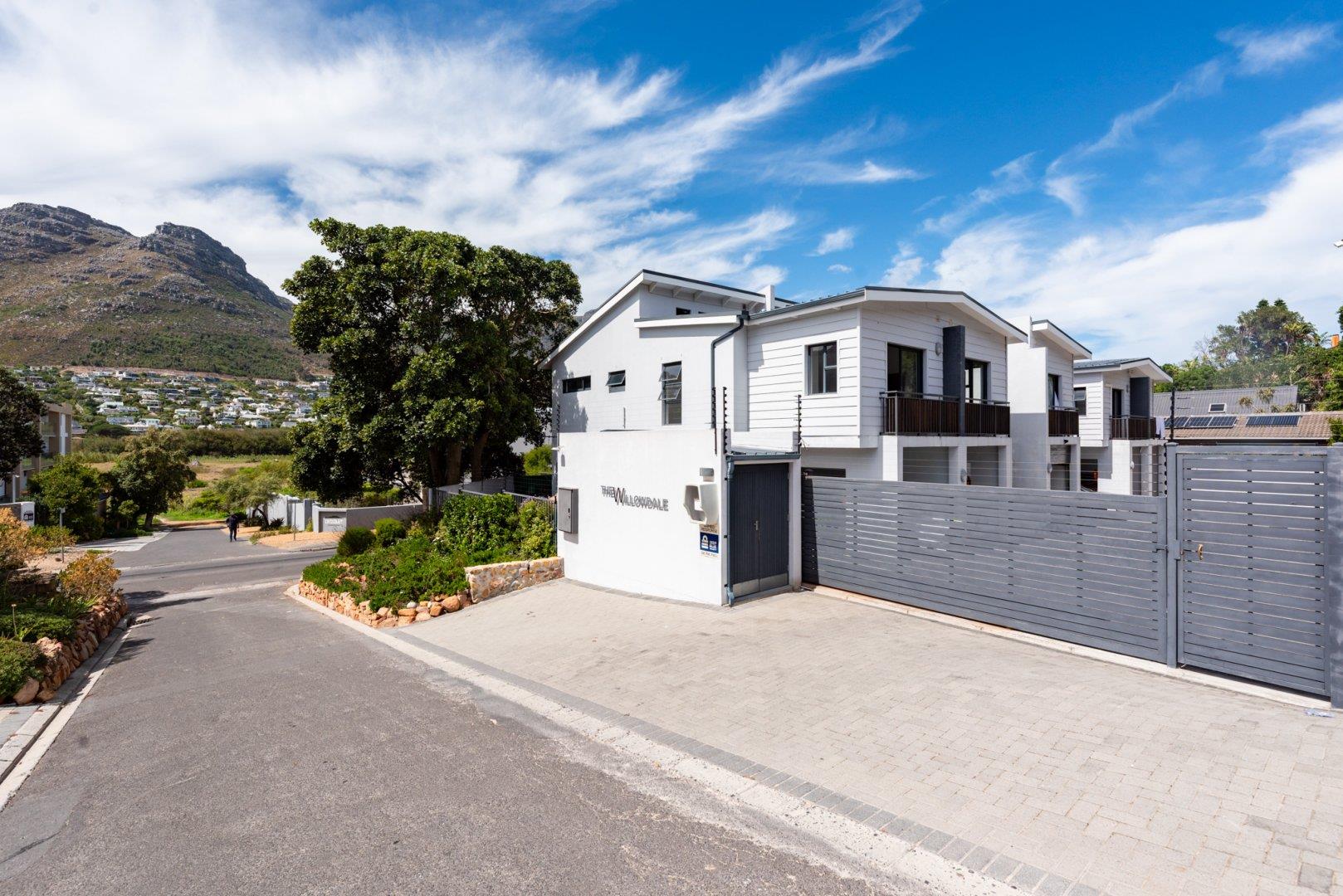 Hout Bay Central Property : Property and houses for sale in Hout Bay ...