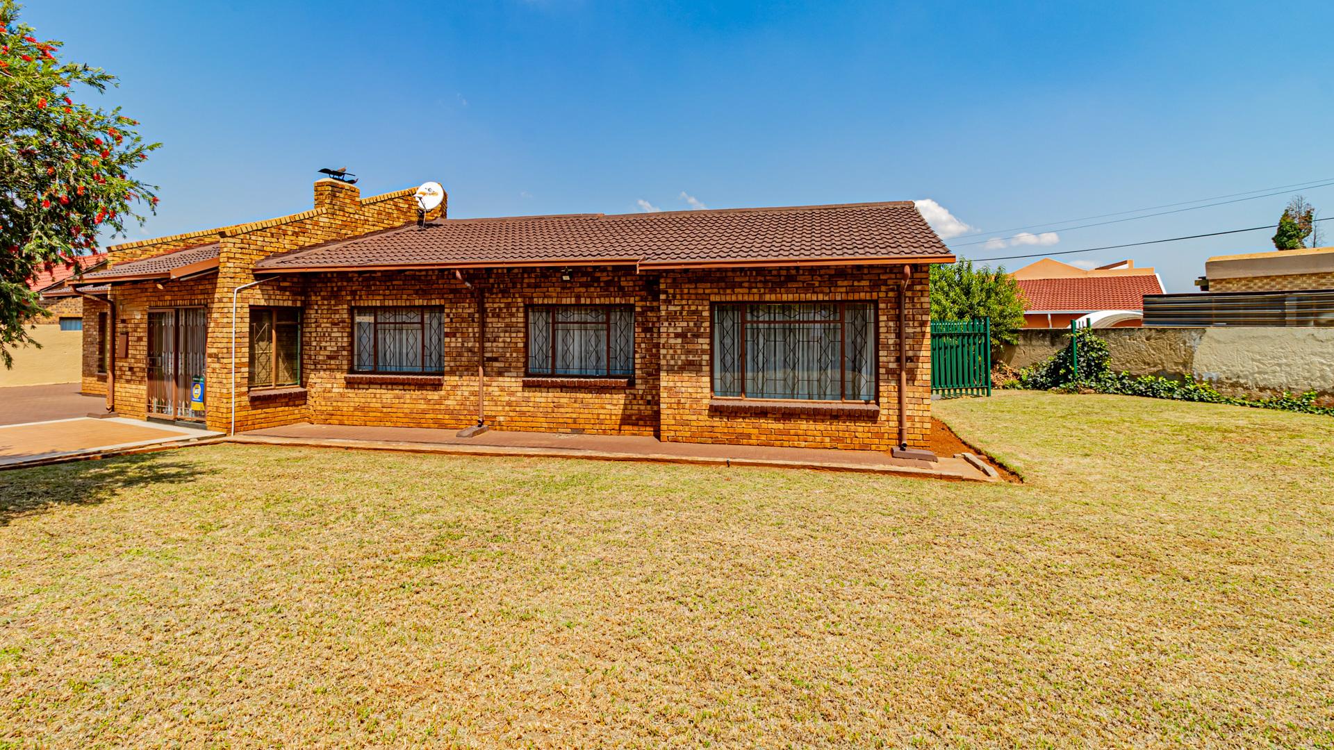 Spruit View Property : Property and houses for sale in Spruit View ...
