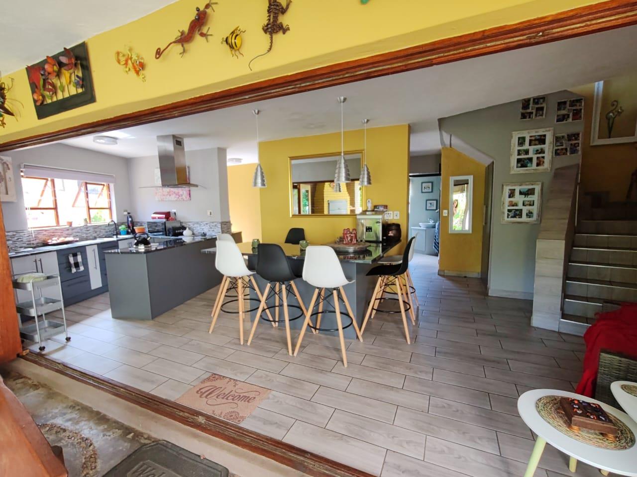 3 Bedroom House for sale in Misty Bay - P24-114198574