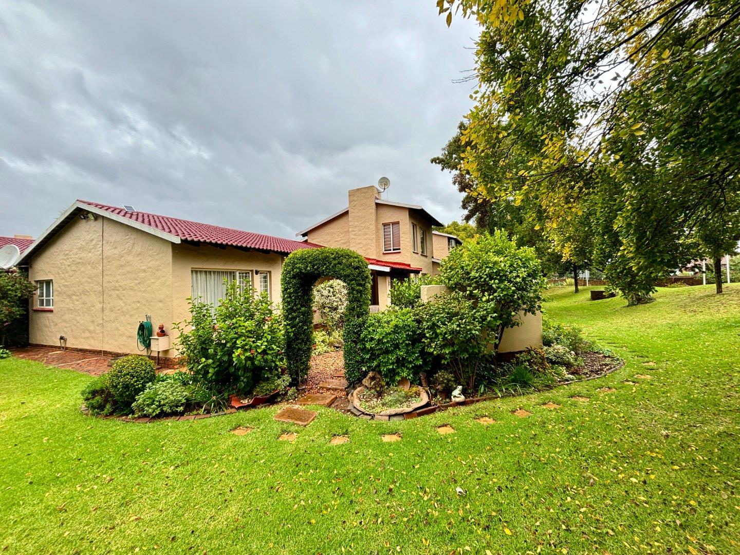 Townhouses for sale in Centurion : Centurion Property : Property24.com