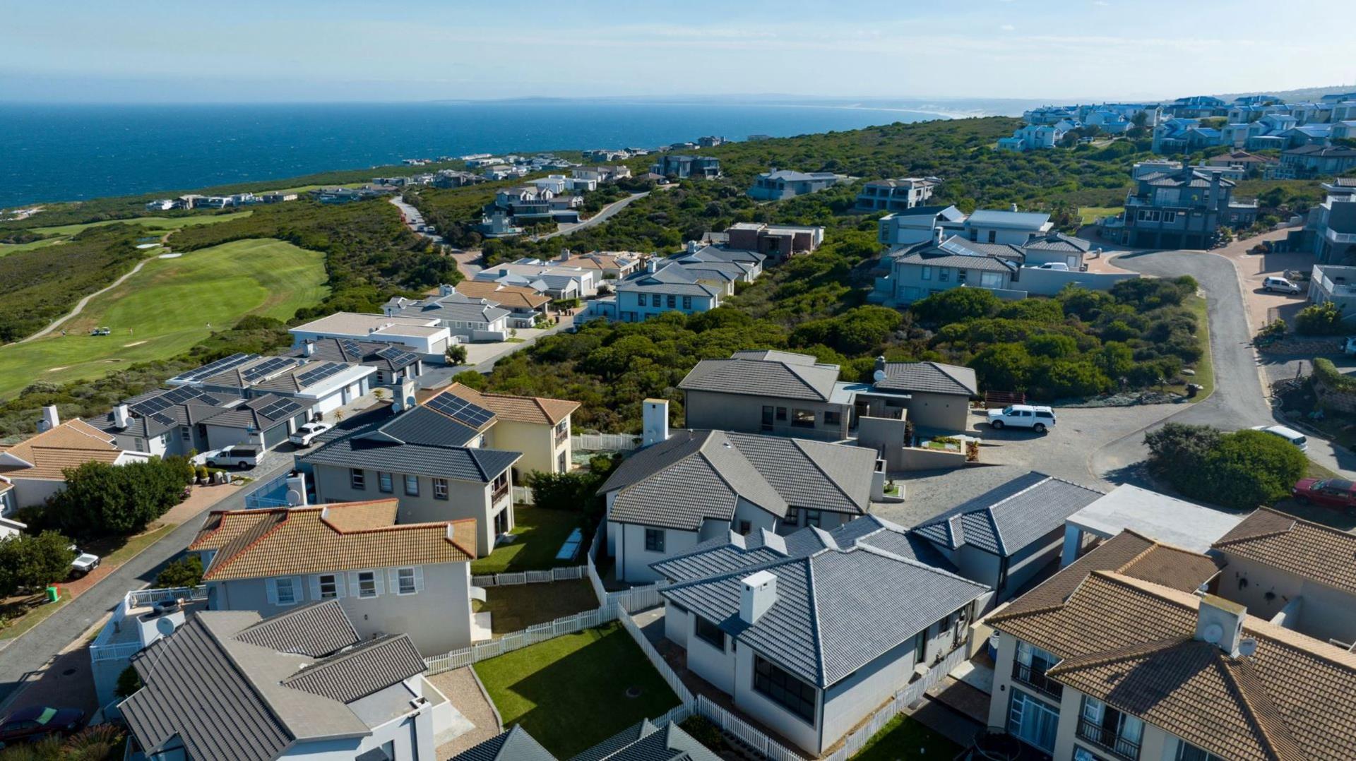 3 Bedroom House for sale in Pinnacle Point Golf Estate - P24-114253033