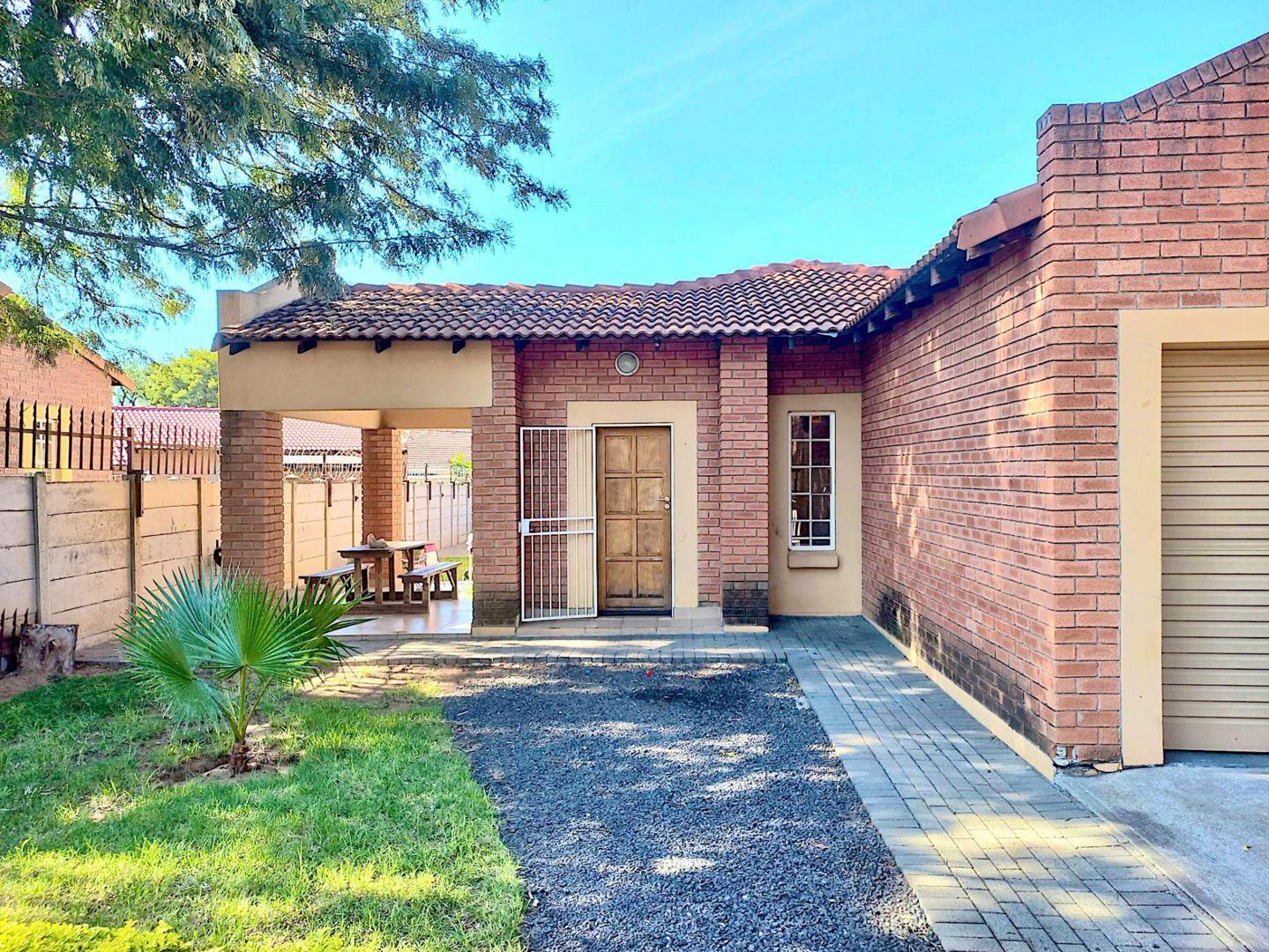 Geelhoutpark Property : Property and houses for sale in Geelhoutpark ...