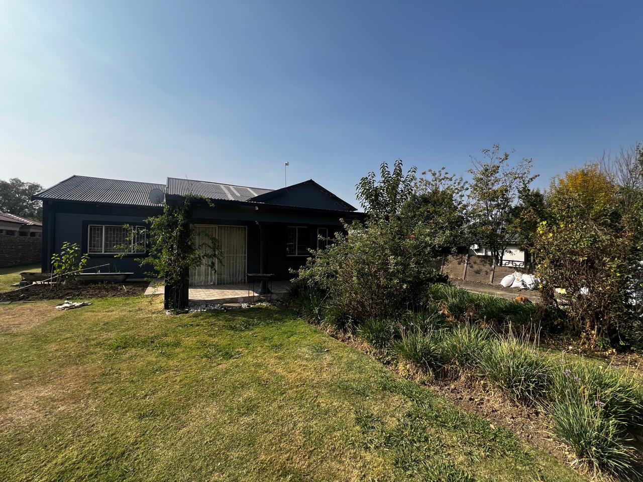 House for sale in Standerton Central - P24-114394875