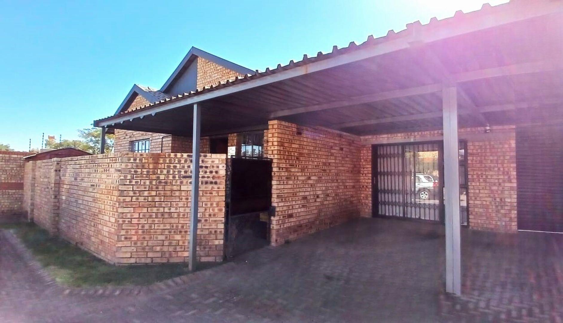 Townhouses for sale in Meyerton : Meyerton Property : Property24.com