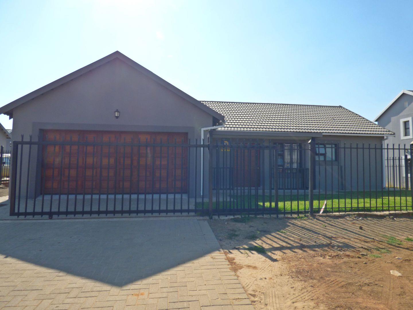 3 Bedroom House for sale in Bloemspruit - P24-114409108