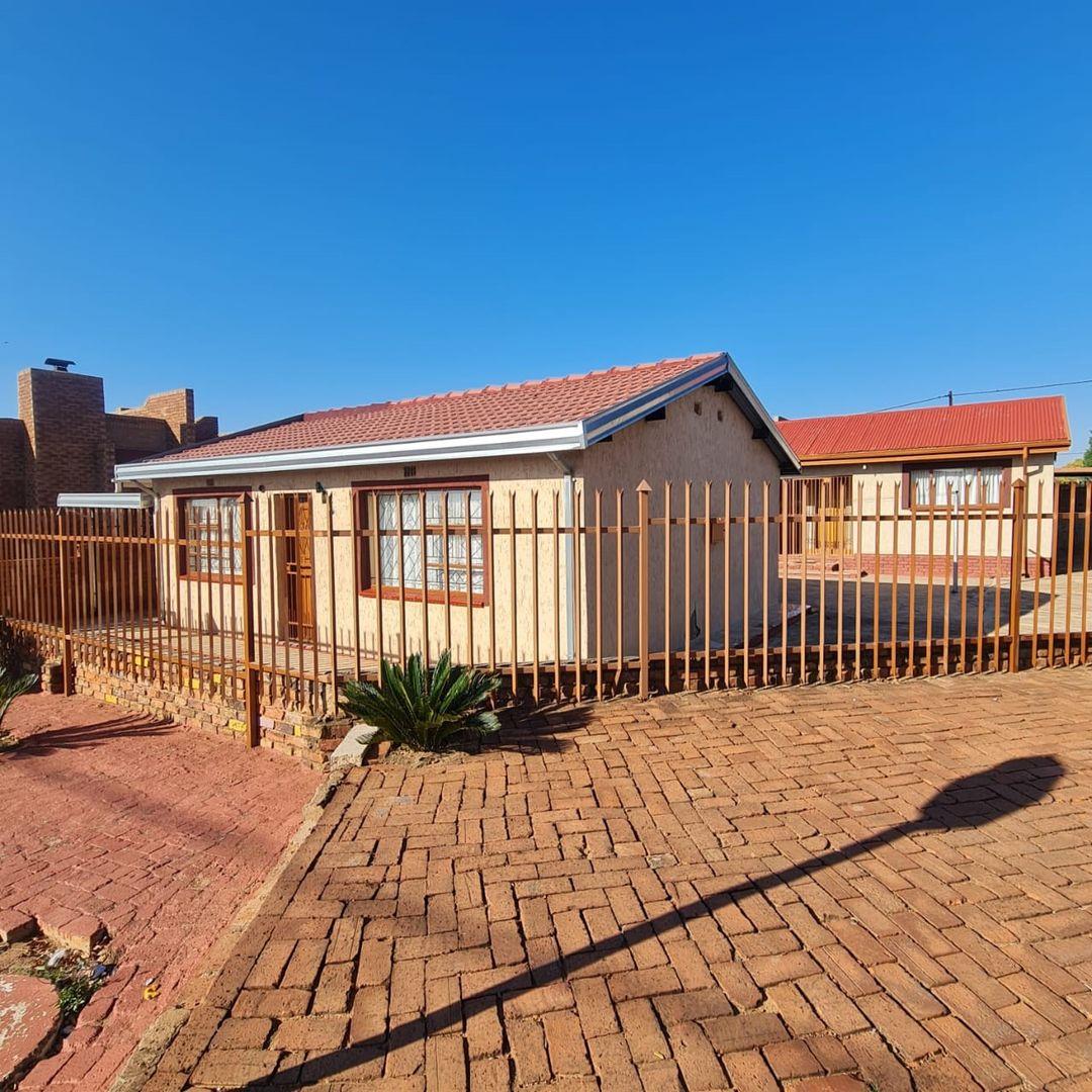 Soshanguve L Property : Property and houses to rent in Soshanguve L ...