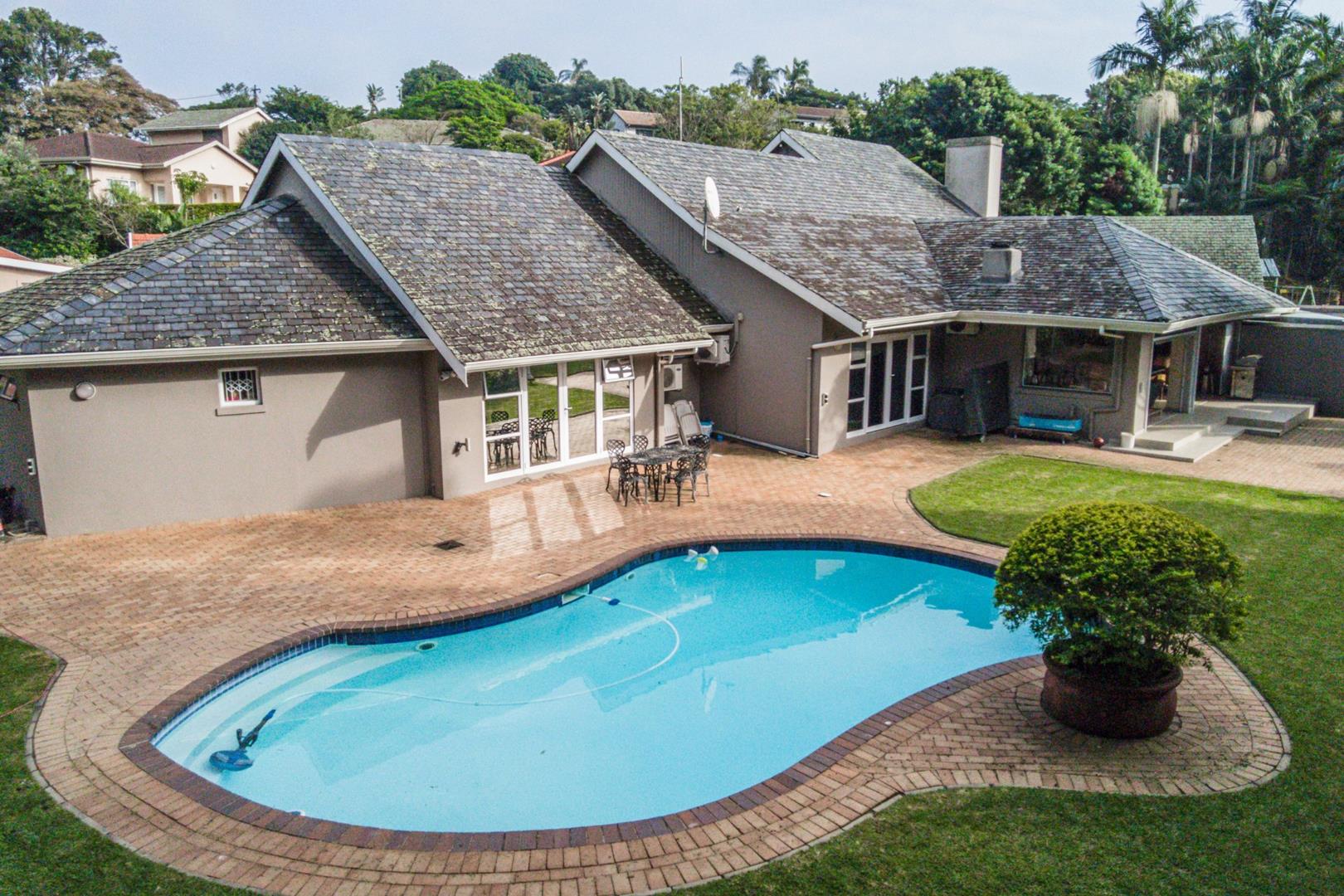 6 Bedroom House for sale in Westville - P24-114446566
