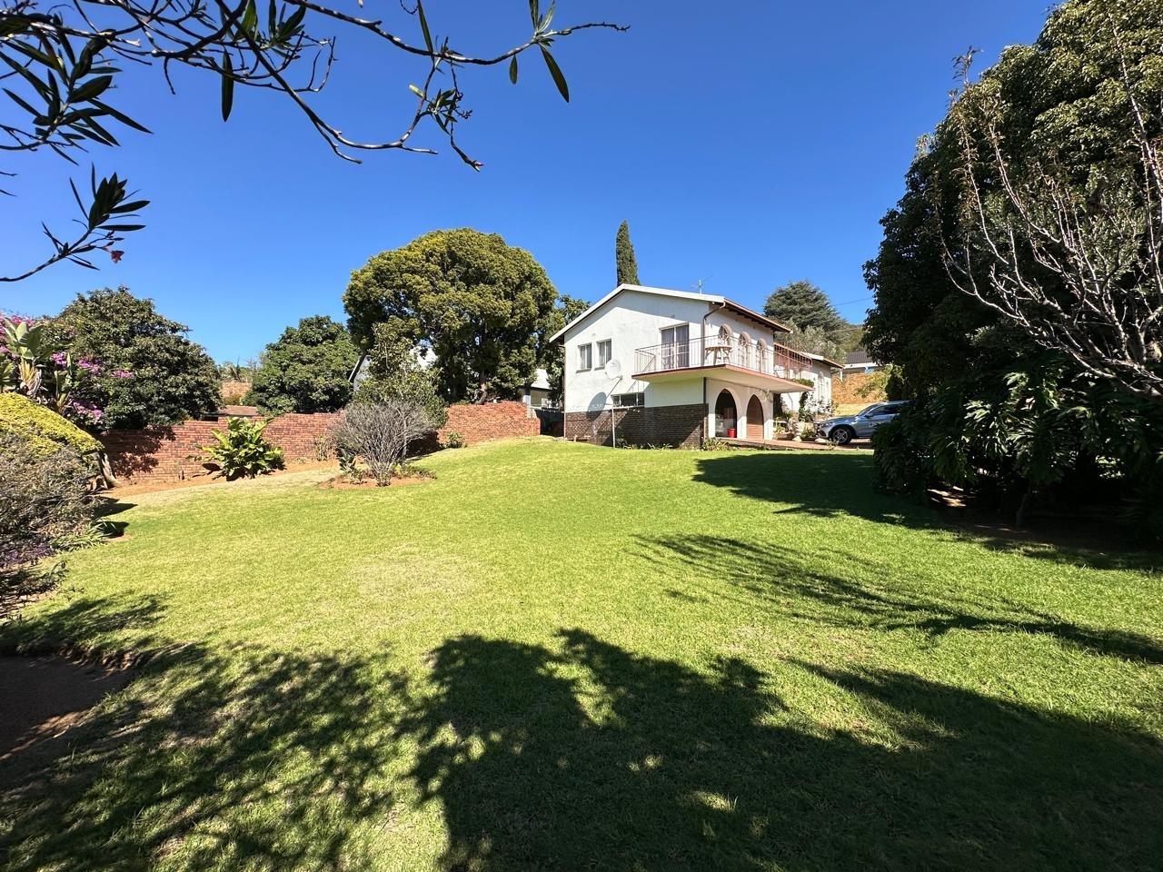 4 Bedroom House for sale in Mondeor - P24-114460851