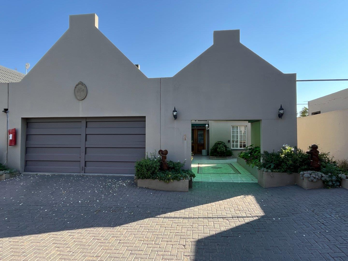 Townhouses for sale in Kroonstad : Kroonstad Property : Property24.com