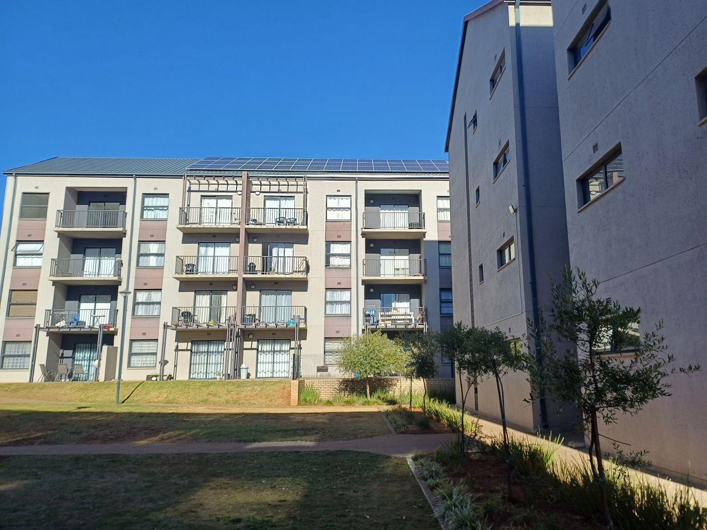 2 Bedroom Townhouse for sale in Clubview - P24-114501015