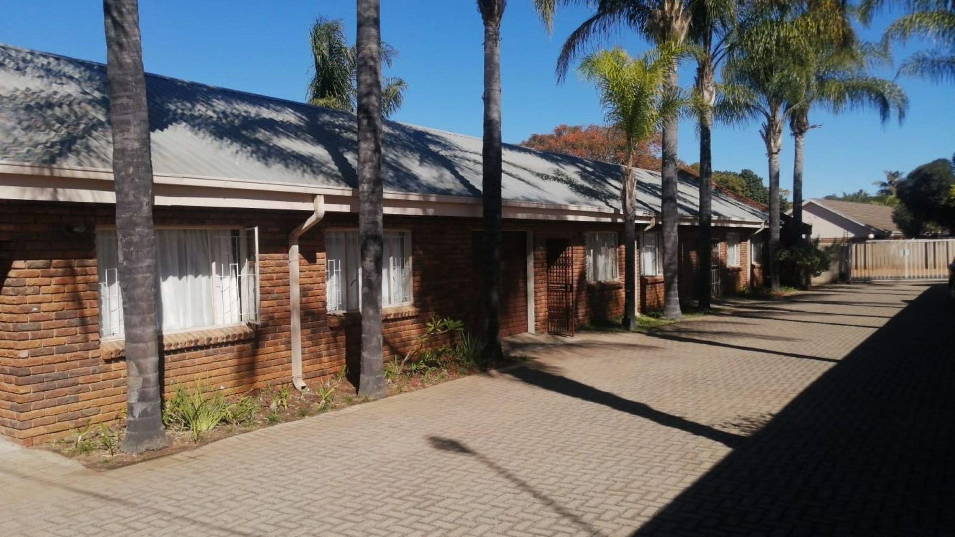 2 Bedroom Townhouse for sale in Fauna Park - P24-114508288