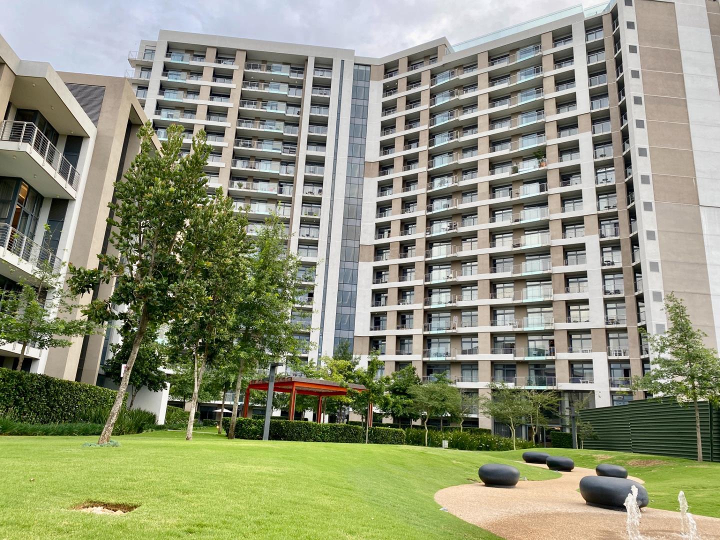1 Bedroom Apartment / flat for sale in Menlyn - P24-114515148