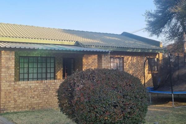 Riamar Park Property : Property and houses to rent in Riamar Park ...