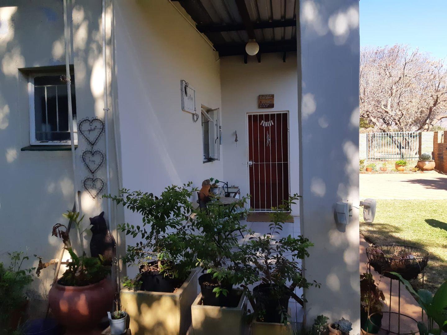 4 Bedroom House for sale in Impala Park - P24-114557778