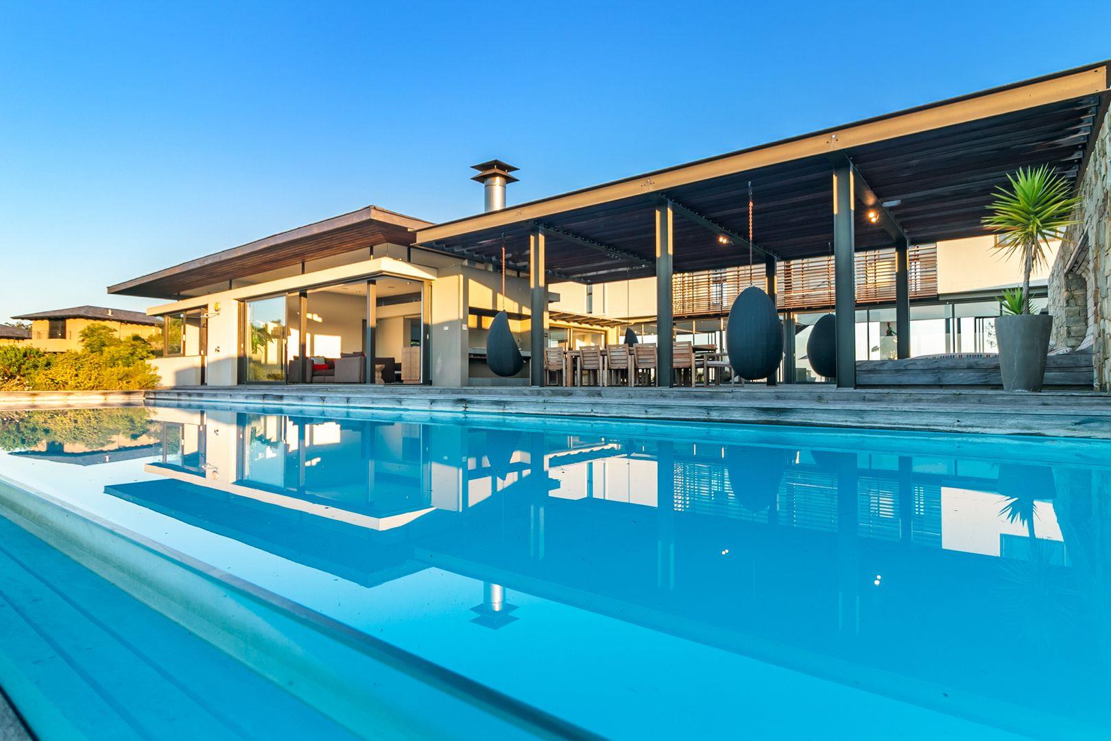 5 Bedroom House for sale in Simola - P24-114561533