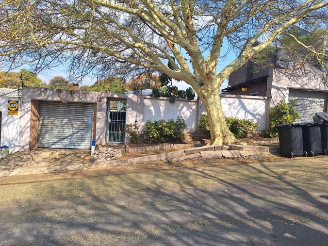 4 Bedroom House for Sale in Westdene