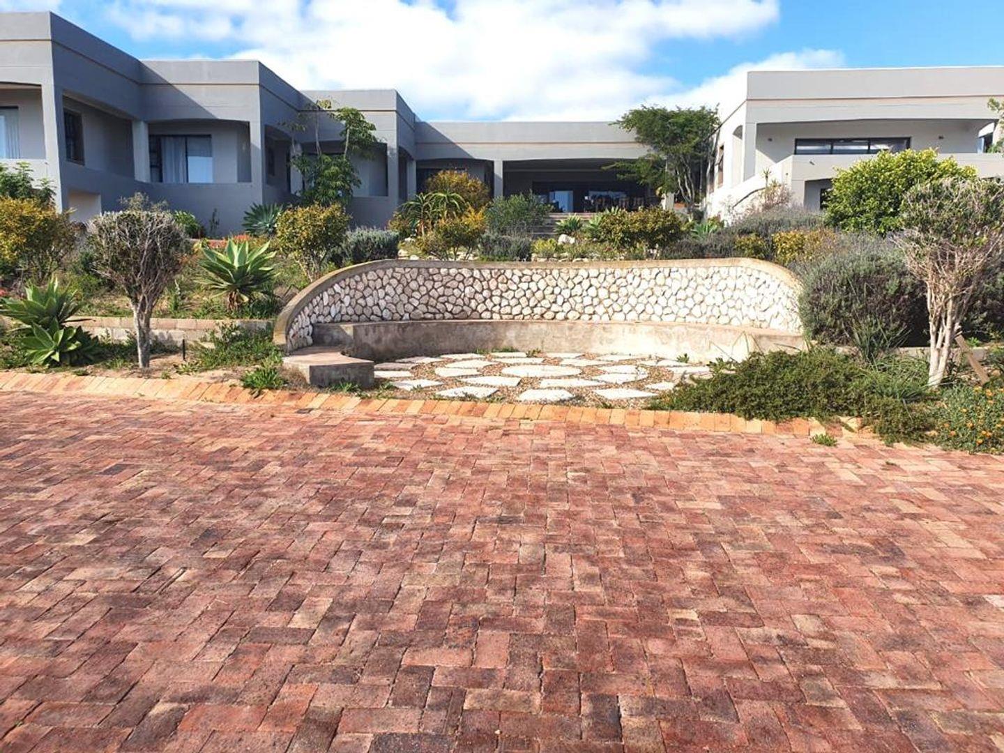 6 Bedroom House for sale in Myburgh Park - P24-114580562