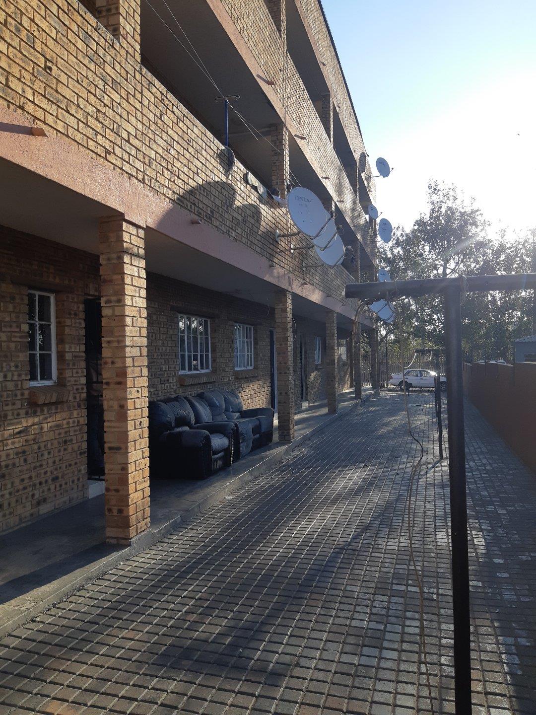 1 Bedroom Apartment / flat for sale in Randfontein Central - P24-114607173