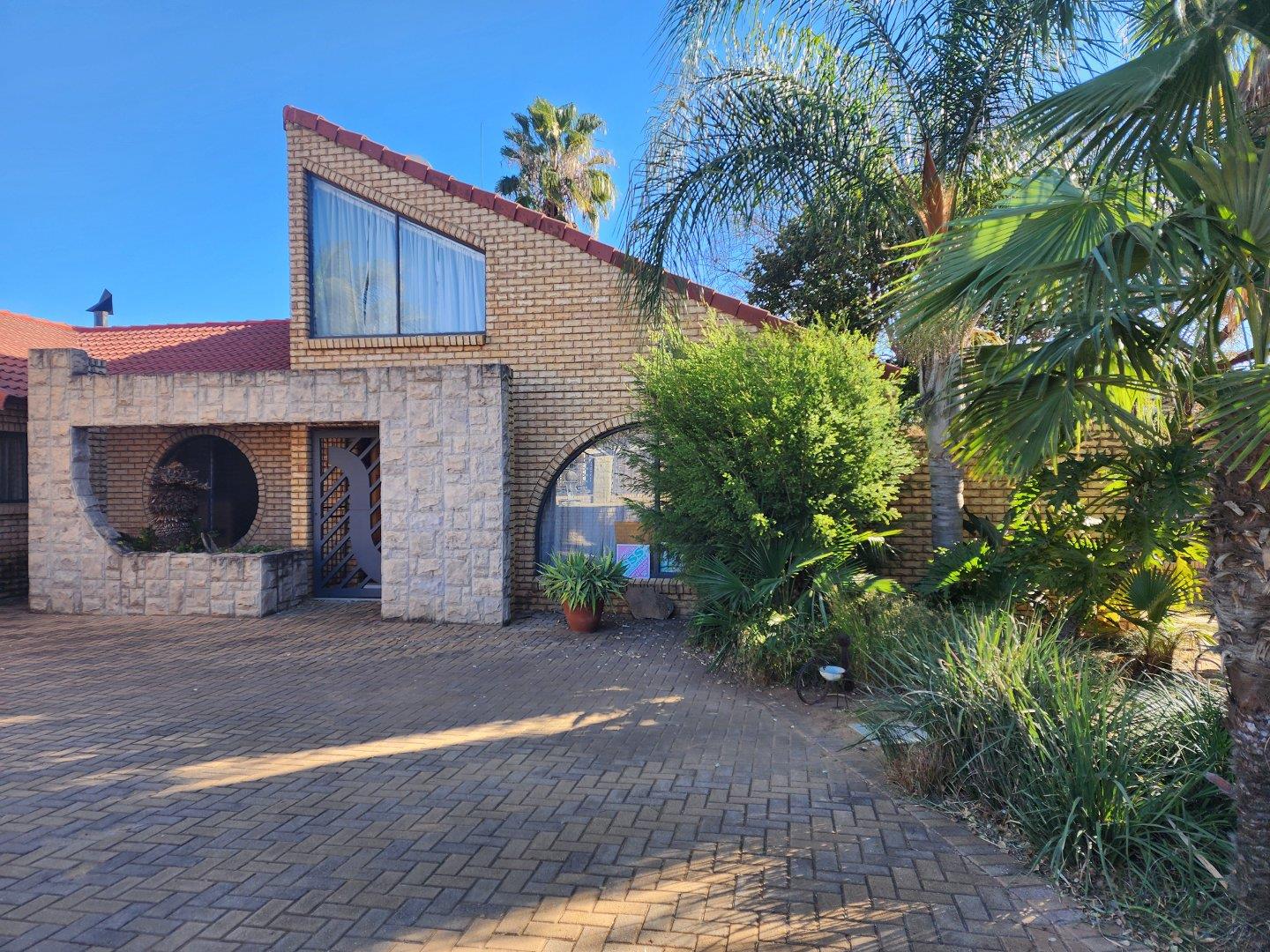 3 Bedroom House for sale in Vaal Park - P24-114621353