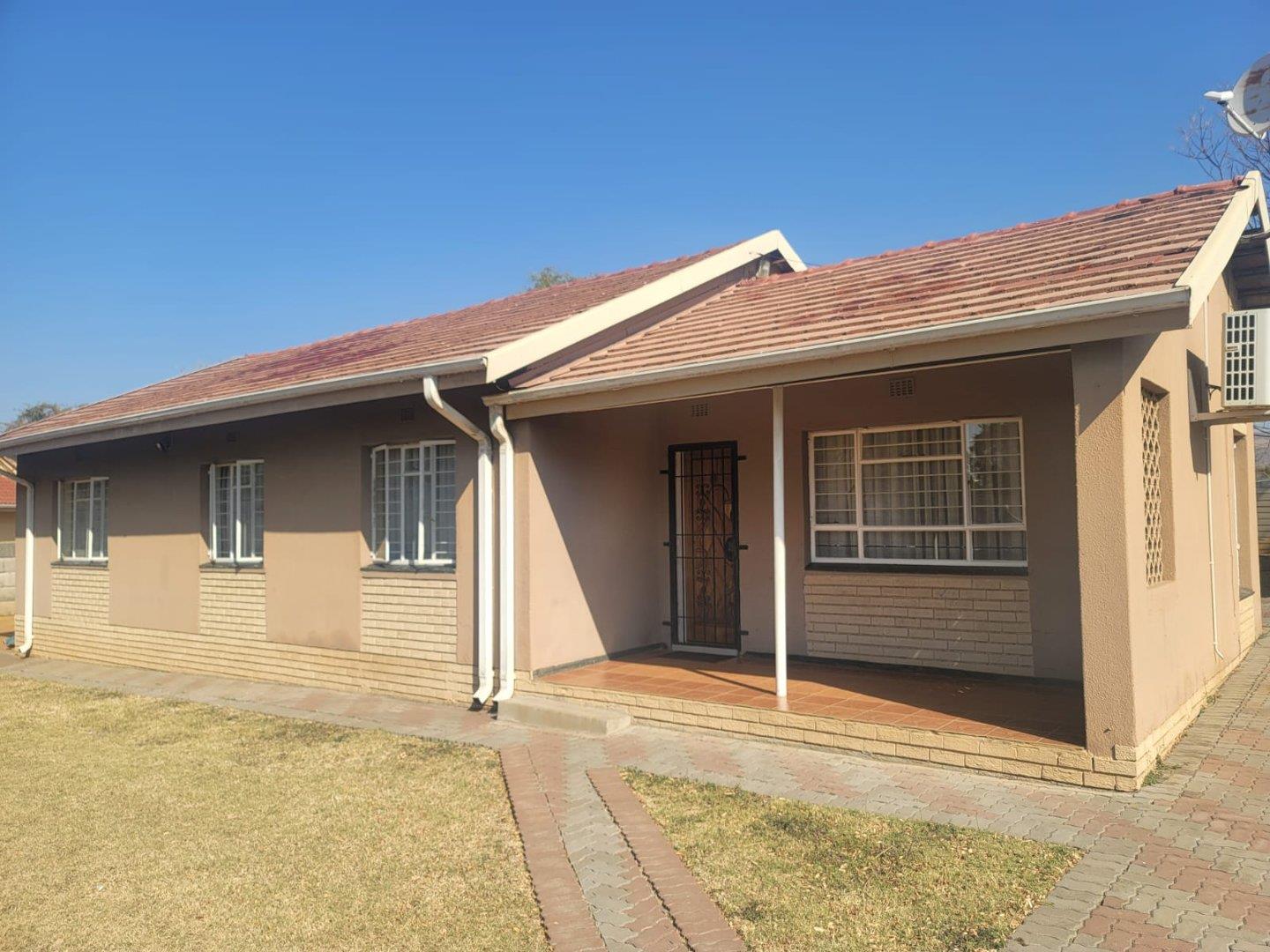 Rustenburg North Property : Property and houses to rent in Rustenburg ...