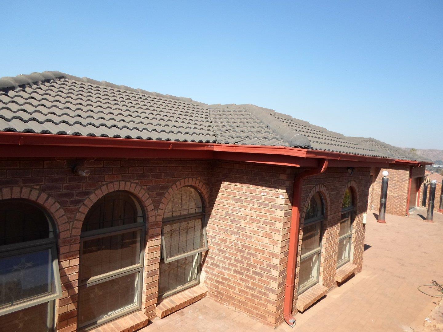 4 Bedroom House for sale in Lady Selborne - P24-114708498