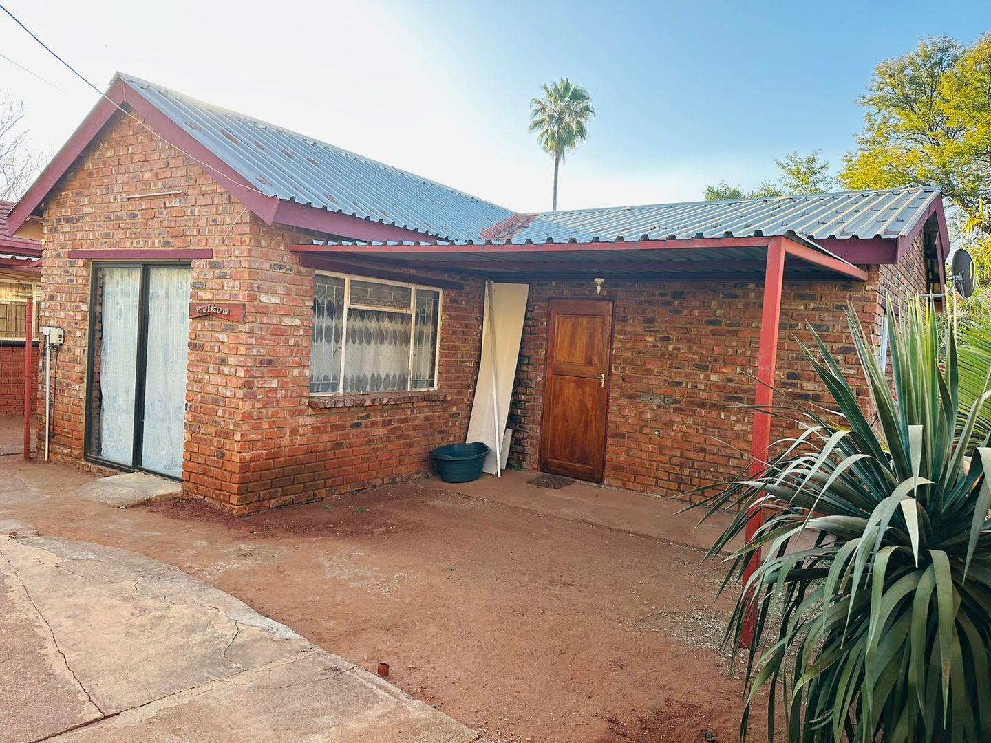 3 Bedroom House for sale in Mooinooi - P24-114716222