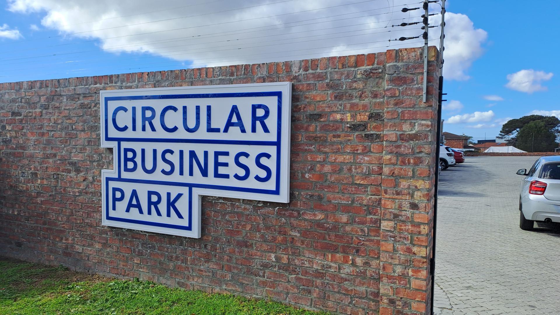Commercial property to rent in Fairview - 31 Circular Drive - P24-114724816