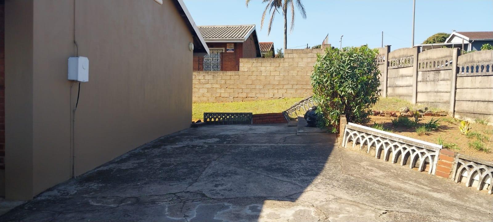 3 Bedroom House for sale in Austerville - P24-114736197