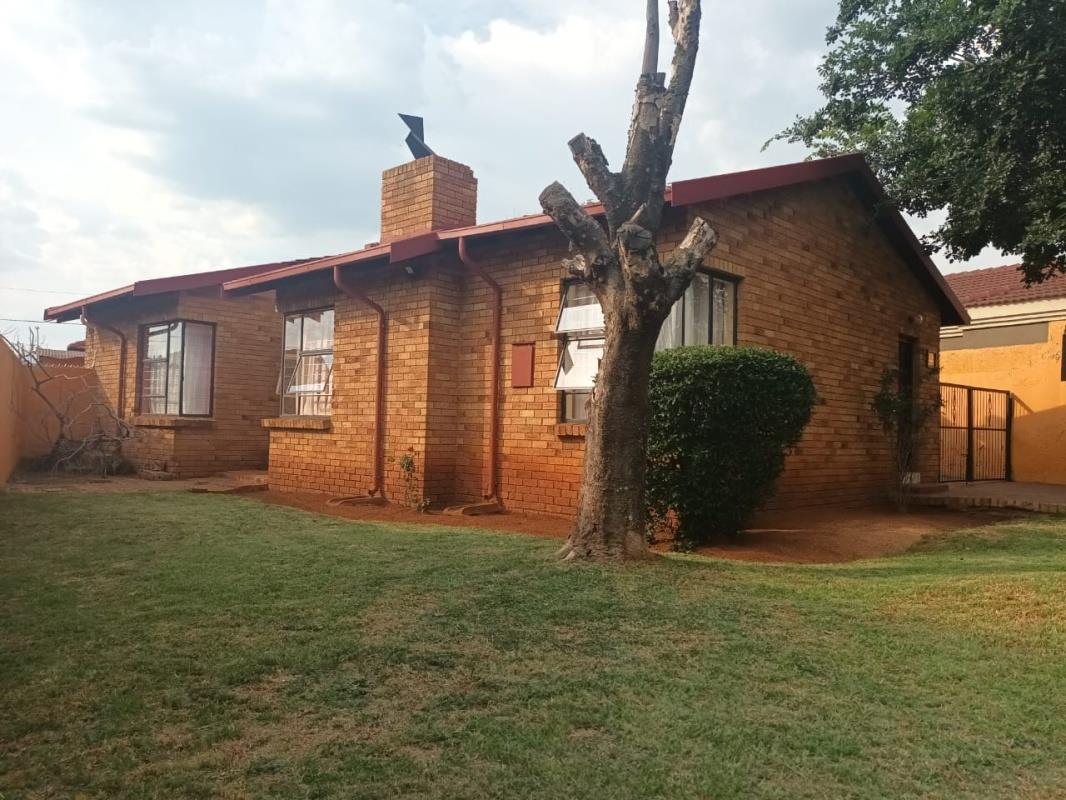 Spruit View Property : Houses to rent in Spruit View : Property24.com