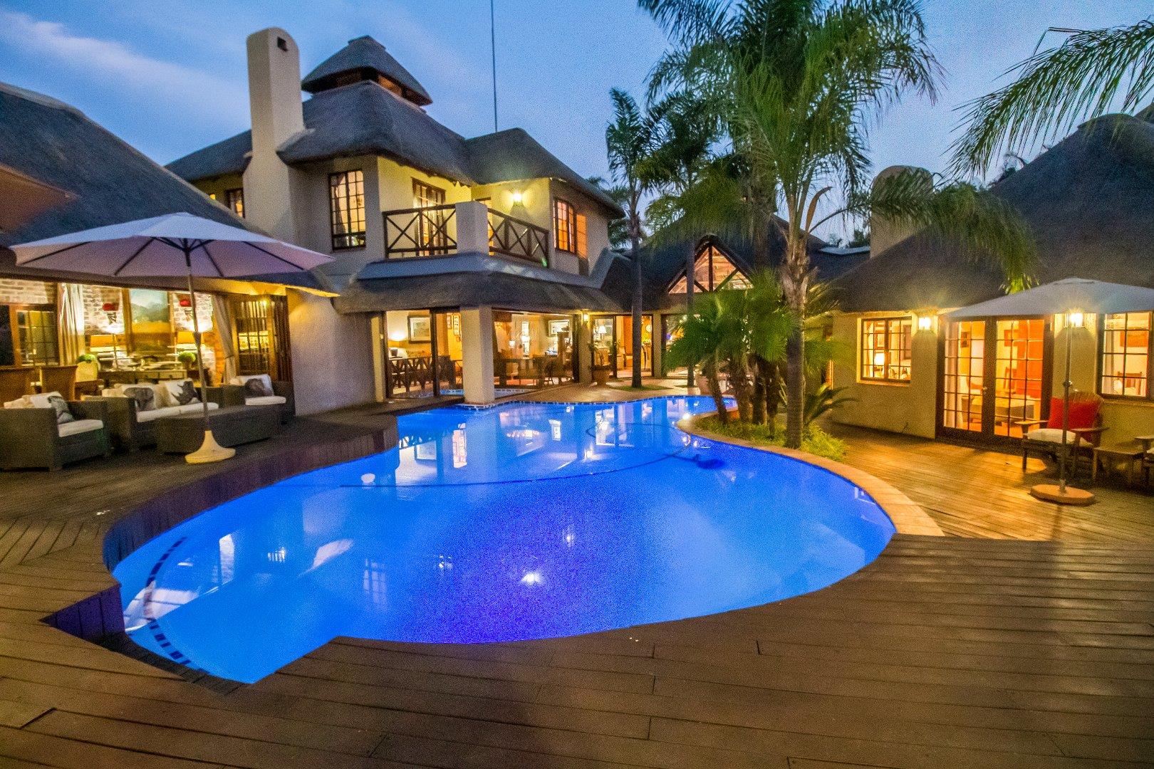 6 Bedroom House for sale in Bendor - P24-112060990