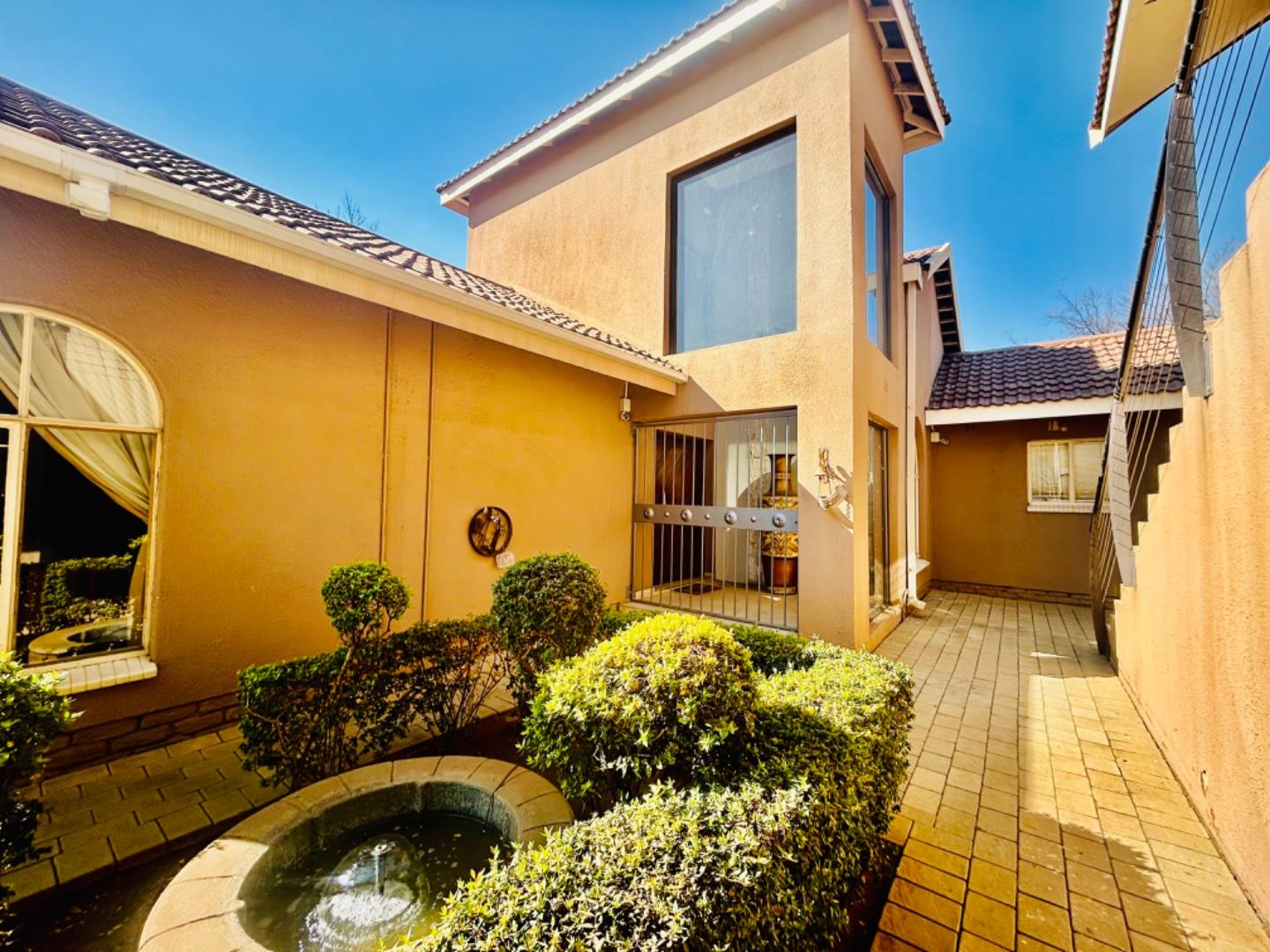 3 Bedroom House for sale in Vanderbijlpark SE 2 - P24-114769179