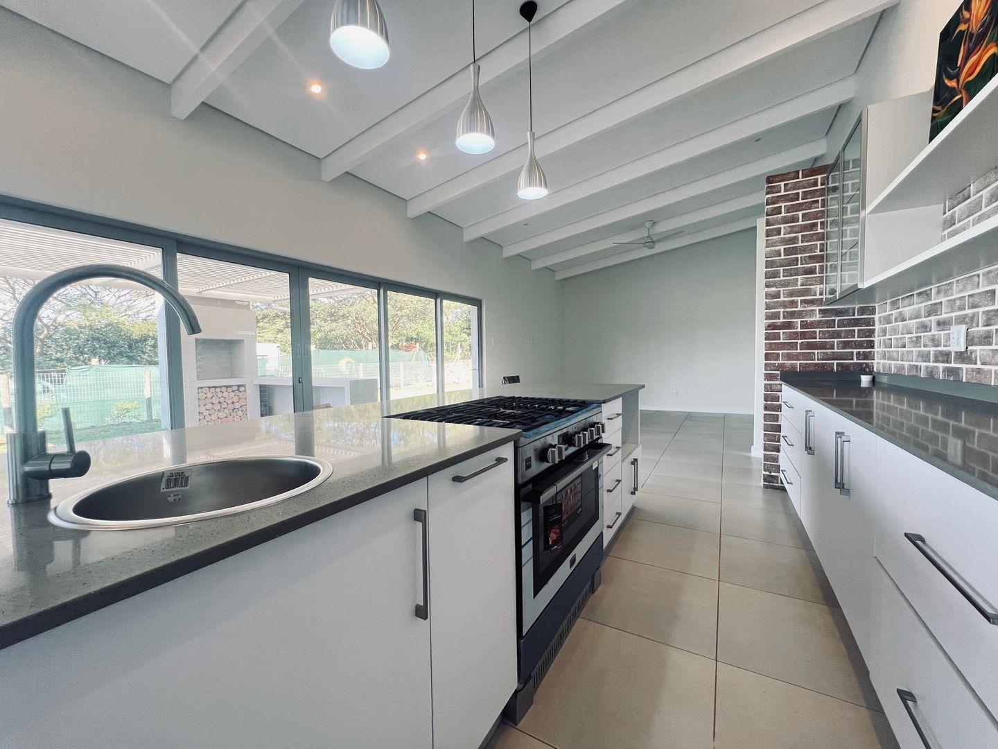 5 Bedroom House for sale in Zini River Estate - P24-114529876