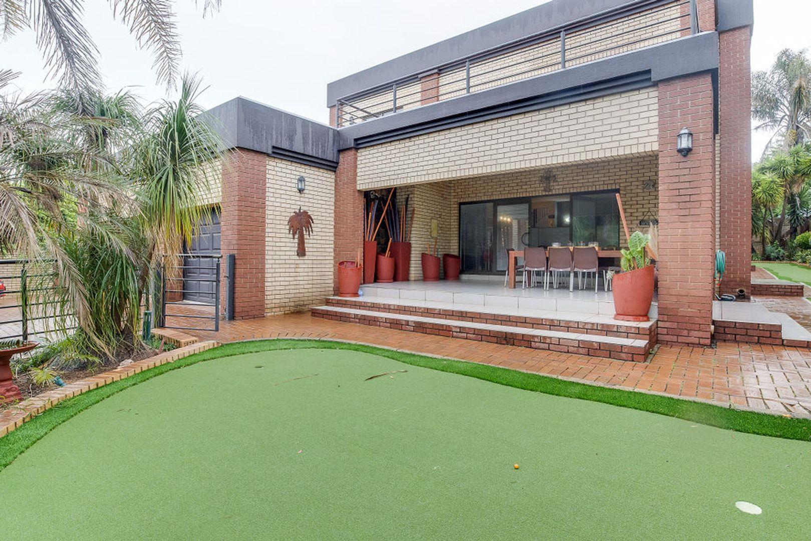 4 Bedroom House for sale in Featherbrooke Estate - 450 Rooibekkie - P24 ...