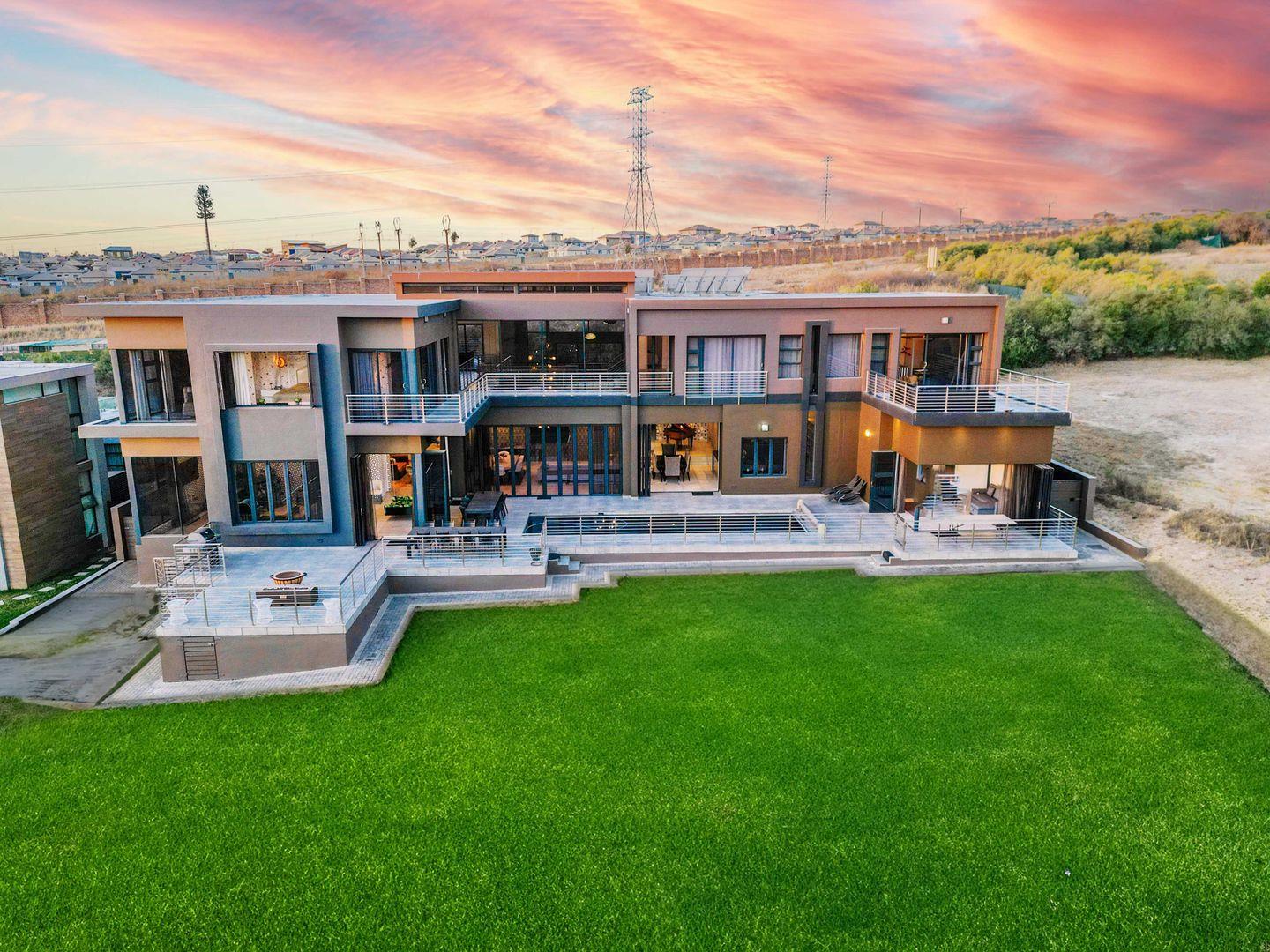 5 Bedroom House for sale in Steyn City - P24-114810477