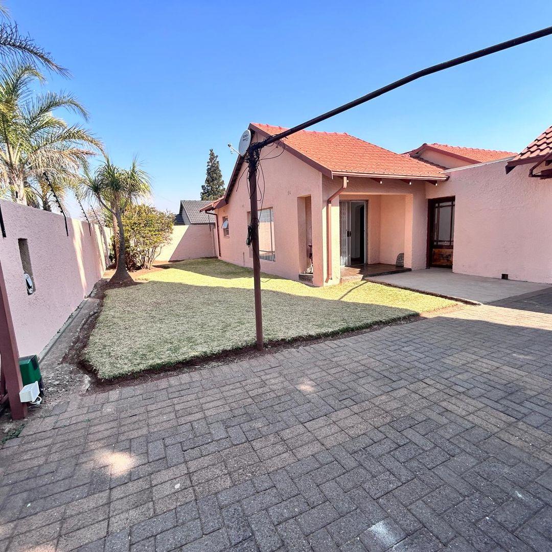 3 Bedroom House for sale in Rant En Dal - P24-114835587
