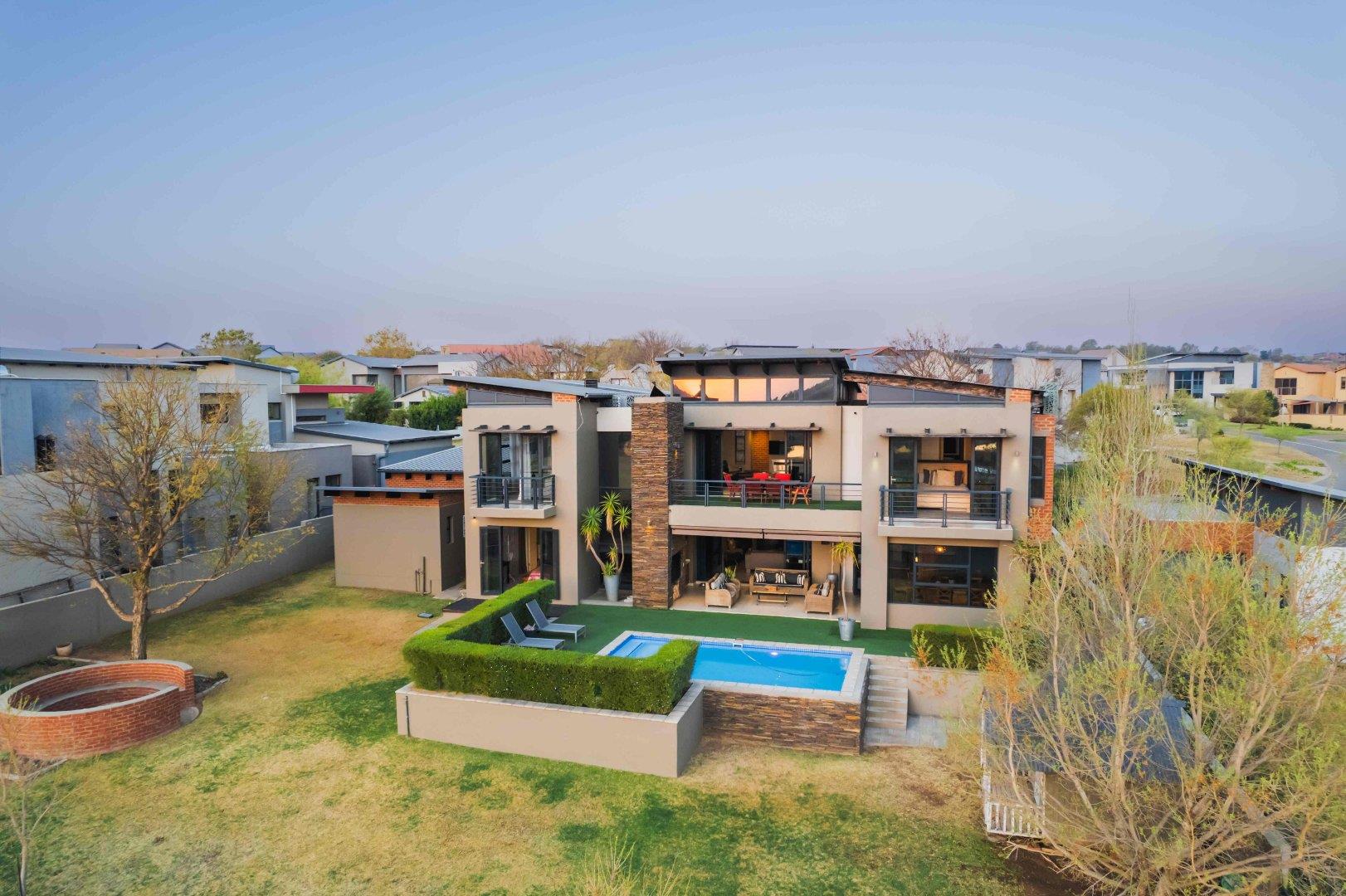 4 Bedroom House for sale in Copperleaf Estate - P24-114856082