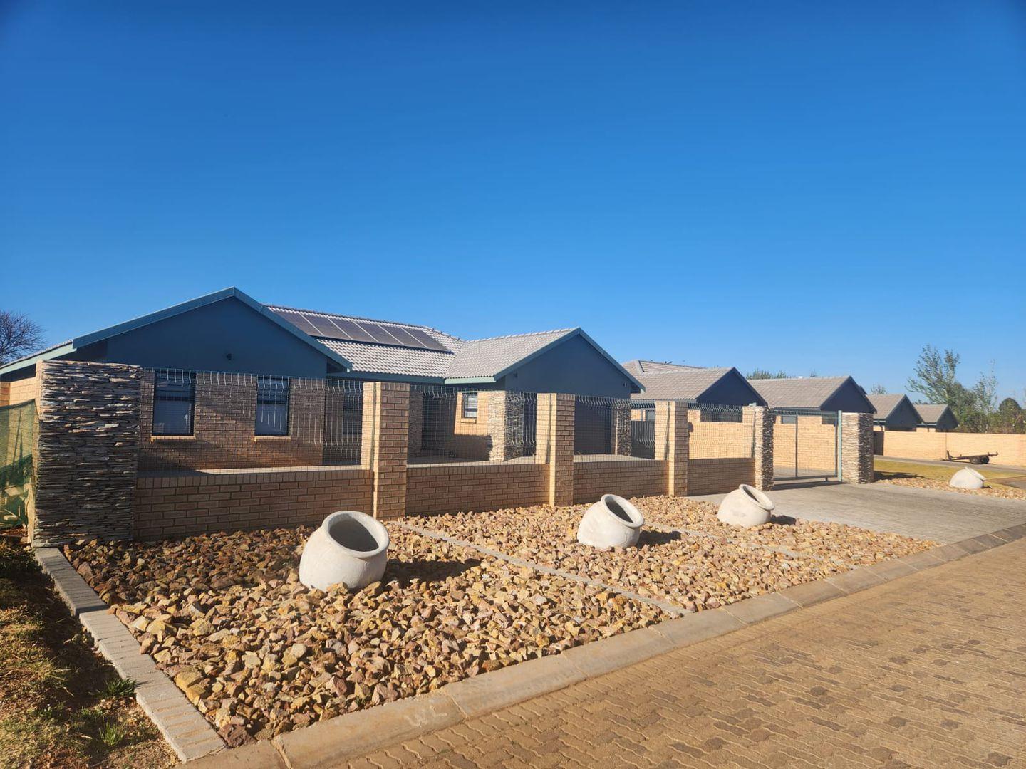 3 Bedroom House for sale in Waterberry Estate - P24-114872411