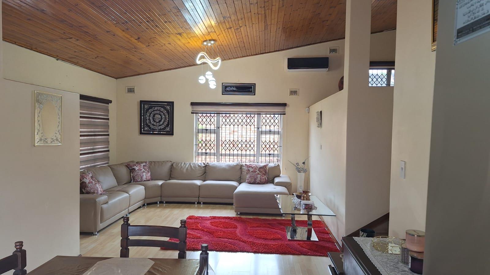 4 Bedroom House for sale in Parlock - 44 Barvale Drive - P24-114889024