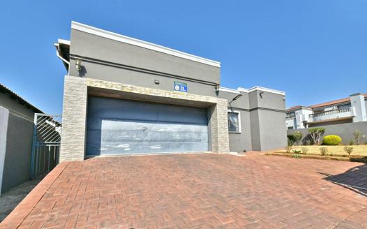 Mondeor Property : Houses for sale in Mondeor : Property24.com