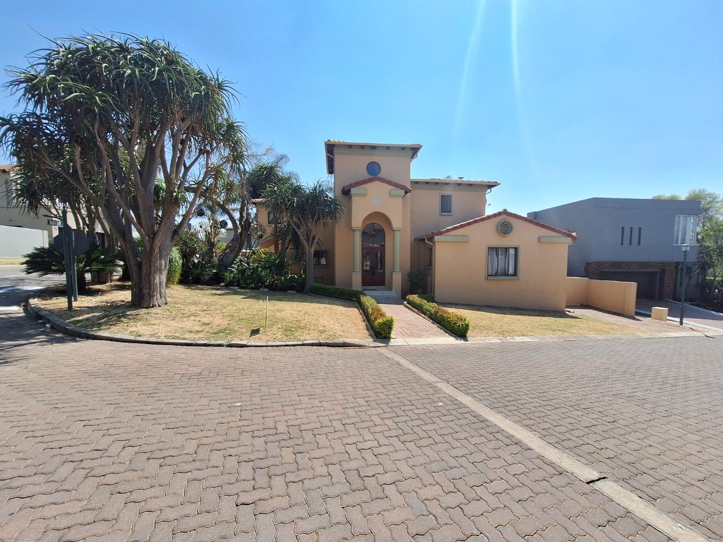 4 Bedroom House for sale in Featherbrooke Estate - Featherbrooke Estate ...