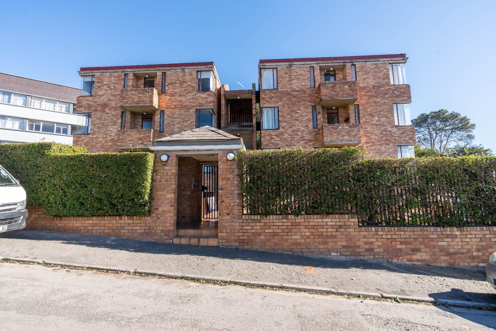 14 Bedroom Apartment / flat for sale in Grahamstown Central - P24-115033911