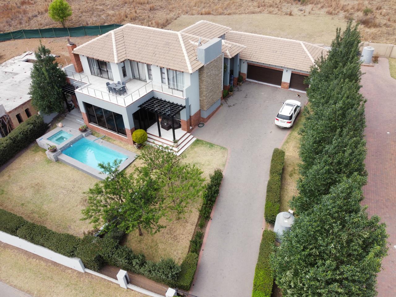 4 Bedroom House for sale in Bankenveld - P24-115050729