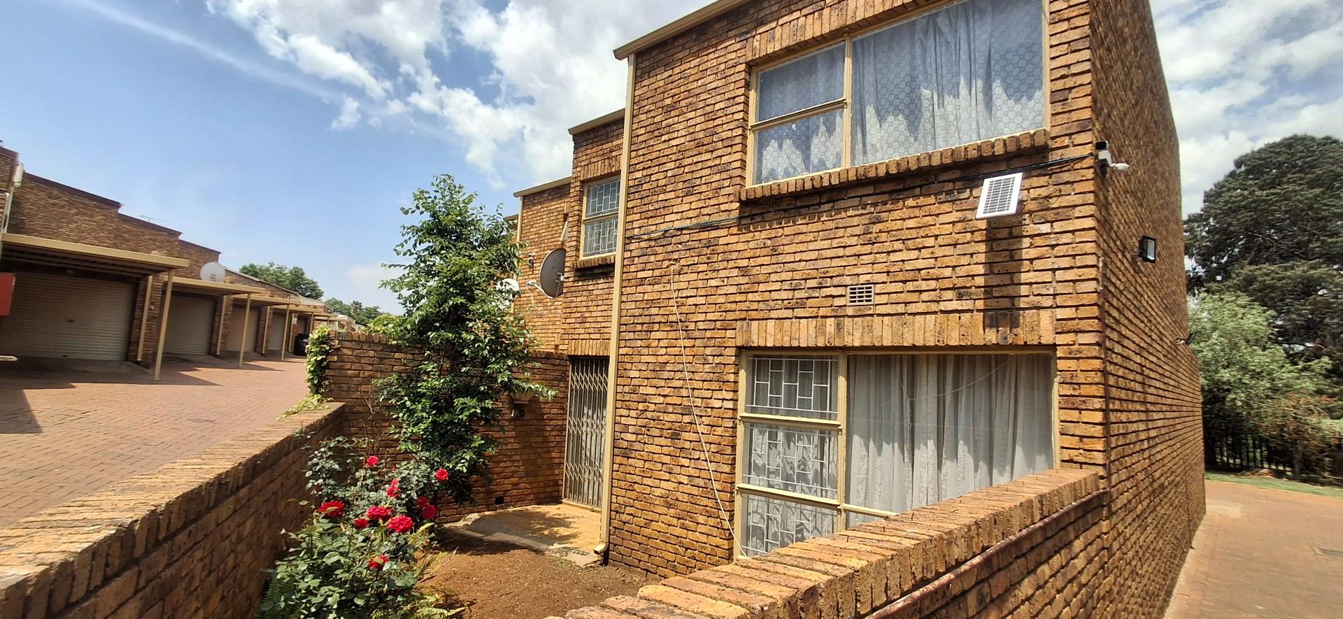 Meredale Property : Property and houses for sale in Meredale ...